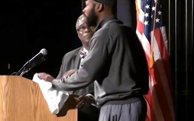 Angry Man Jumps On Stage During Kansas City Mayor's Speech