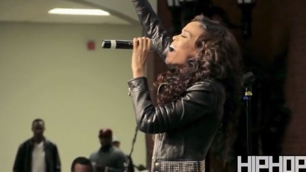 "Michelle Williams" Performs At The House Of Hope (Atlanta)