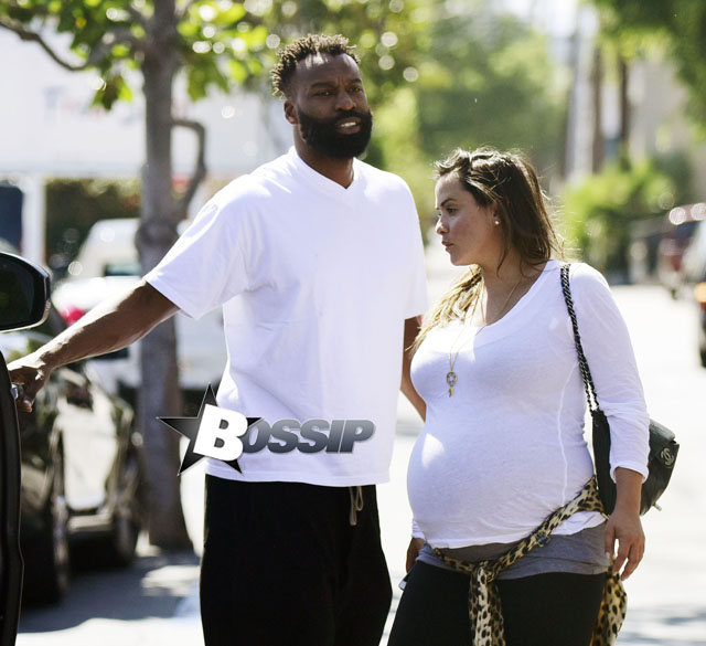 Baron Davis Has Lunch With His Extremely Pregnant Wife Isabella | Bossip