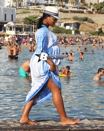Lebron James Vacations With Pregnant Wife Savannah In Mykonos