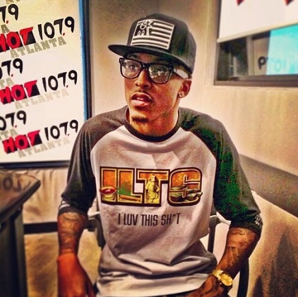 Watch August Alsina Fan Smack A Hater For Calling Him Ugly