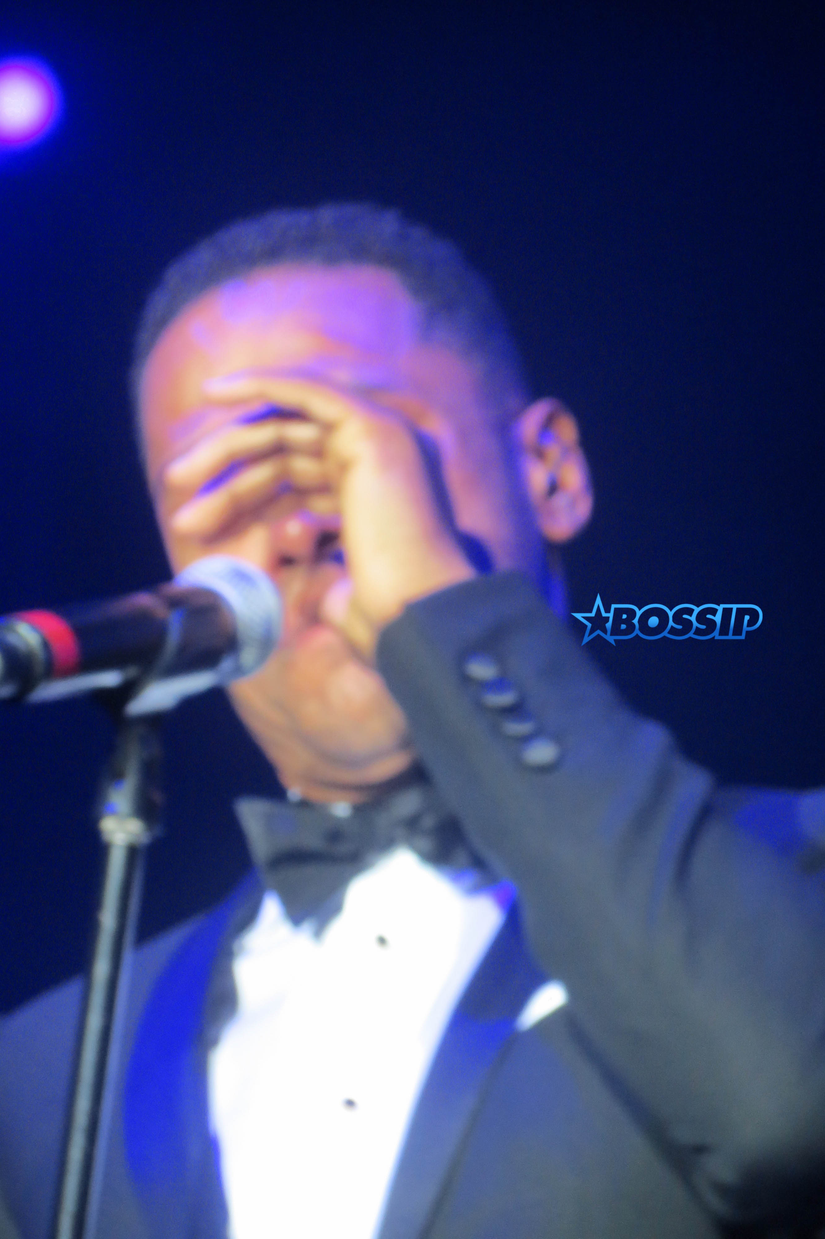 Maxwell Performs During Harry Belafonte's 'Many Rivers To Cross' Fest