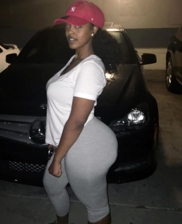 Instagram User @Msrtaye Resembles An Older And Curvier Malia Obama