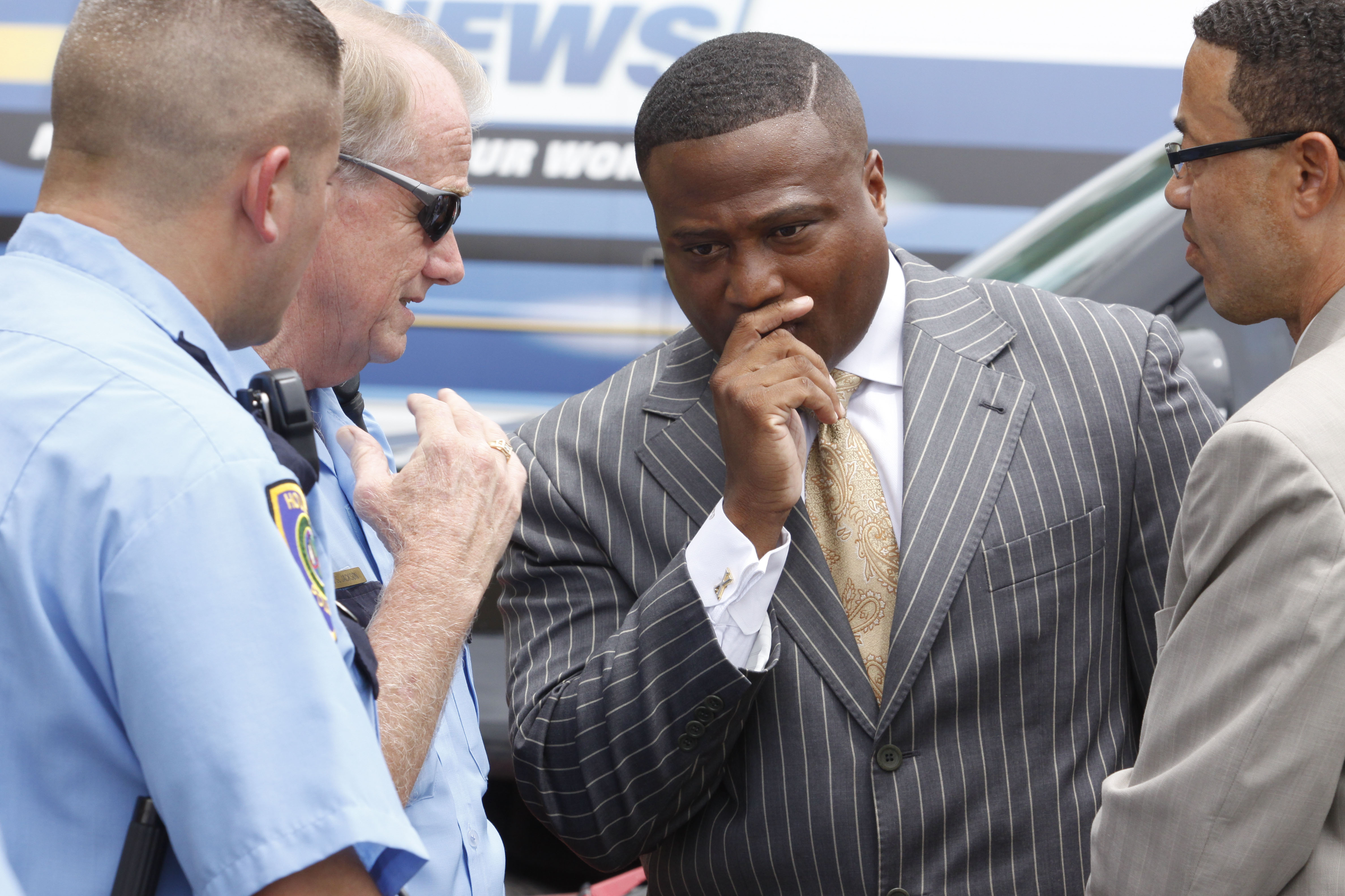 Brother Quanell X Destroys White Woman On Immigration