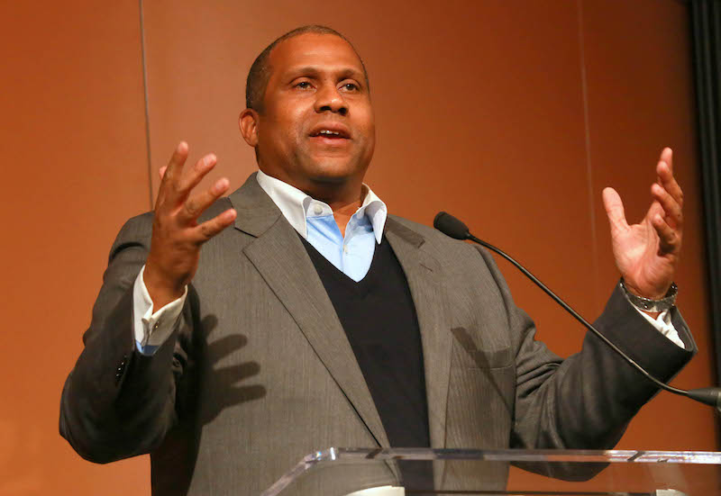 Tavis Smiley Sues PBS For Firing Him