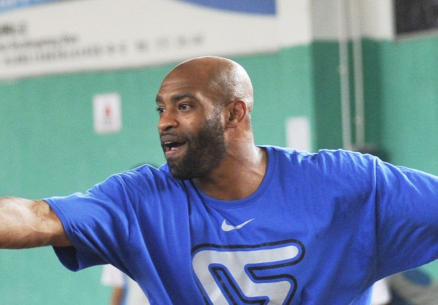 Vince Carter Starts Crying After Patrick McCaw's Injury