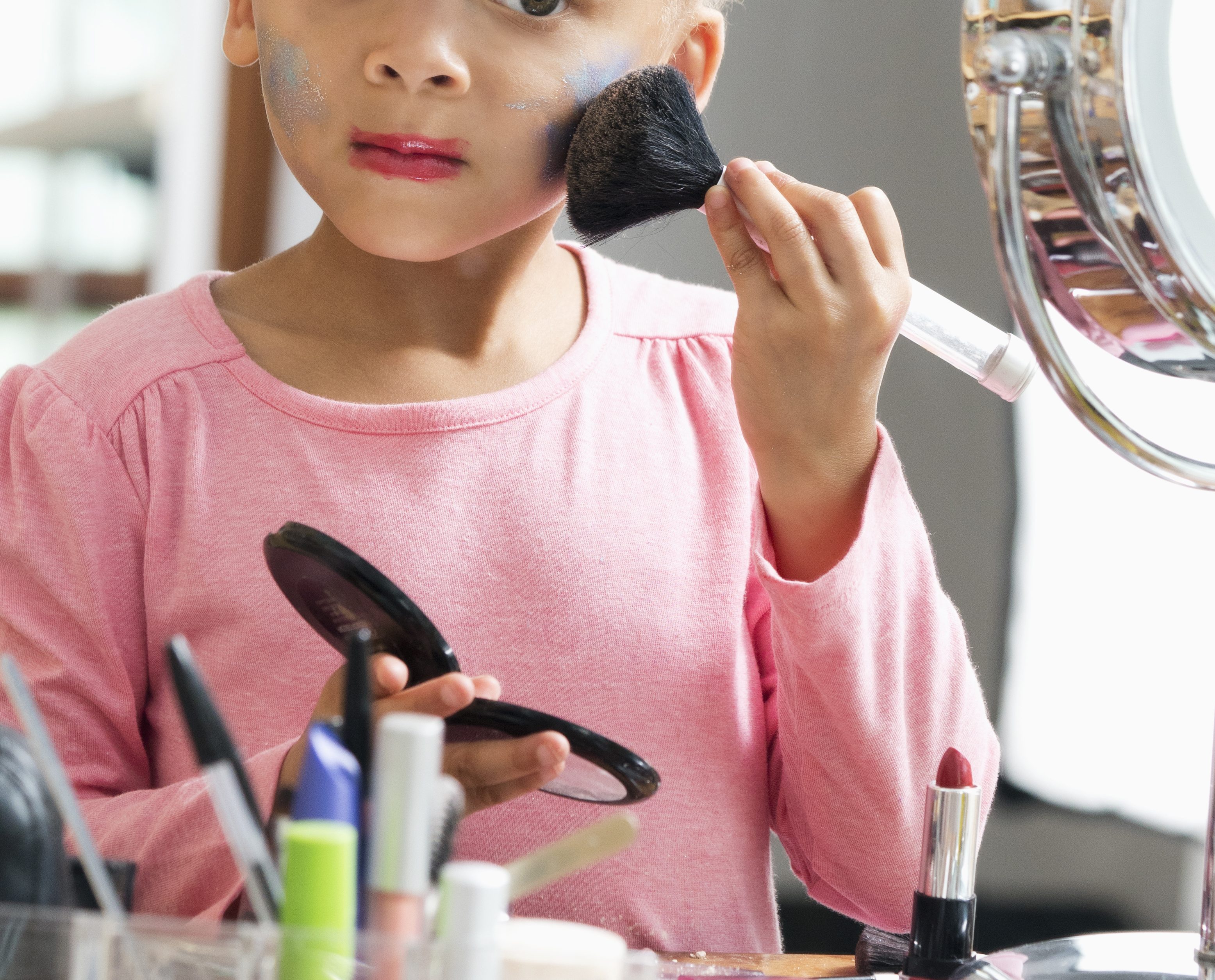 Pure Comedy: Swirly Seed Adorably Shades White Mother During Makeup ...