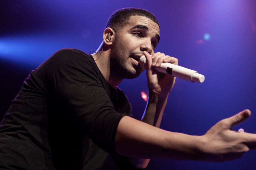 Drake Gets Side Eye Online For Questionable Interaction With Teen Fan ...