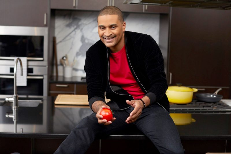 Stephen Jackson & Courtney Larissa Cook Up Some Southern Dishes (As ...