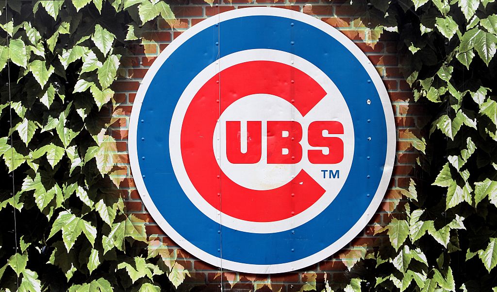 Chicago Cubs fan flashes white power symbol behind Doug Glanville
