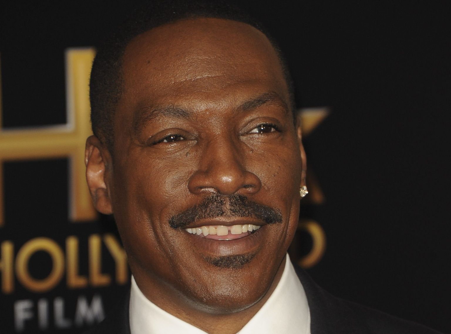 Eddie Murphy Closes A $70 Million Deal With Netflix For His Standup ...