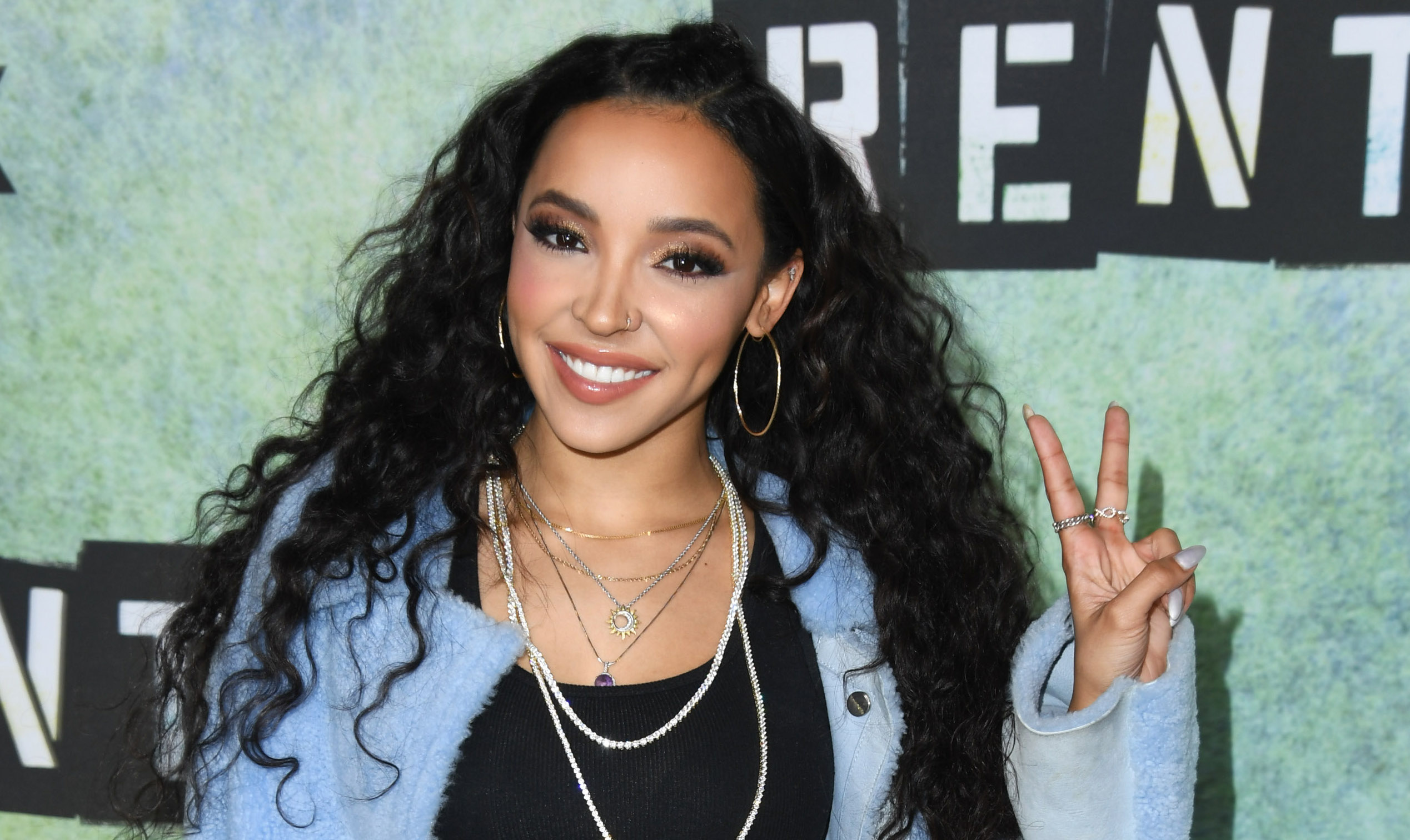 Here's What Happened When Tinashe Posted Her Number On Twitter