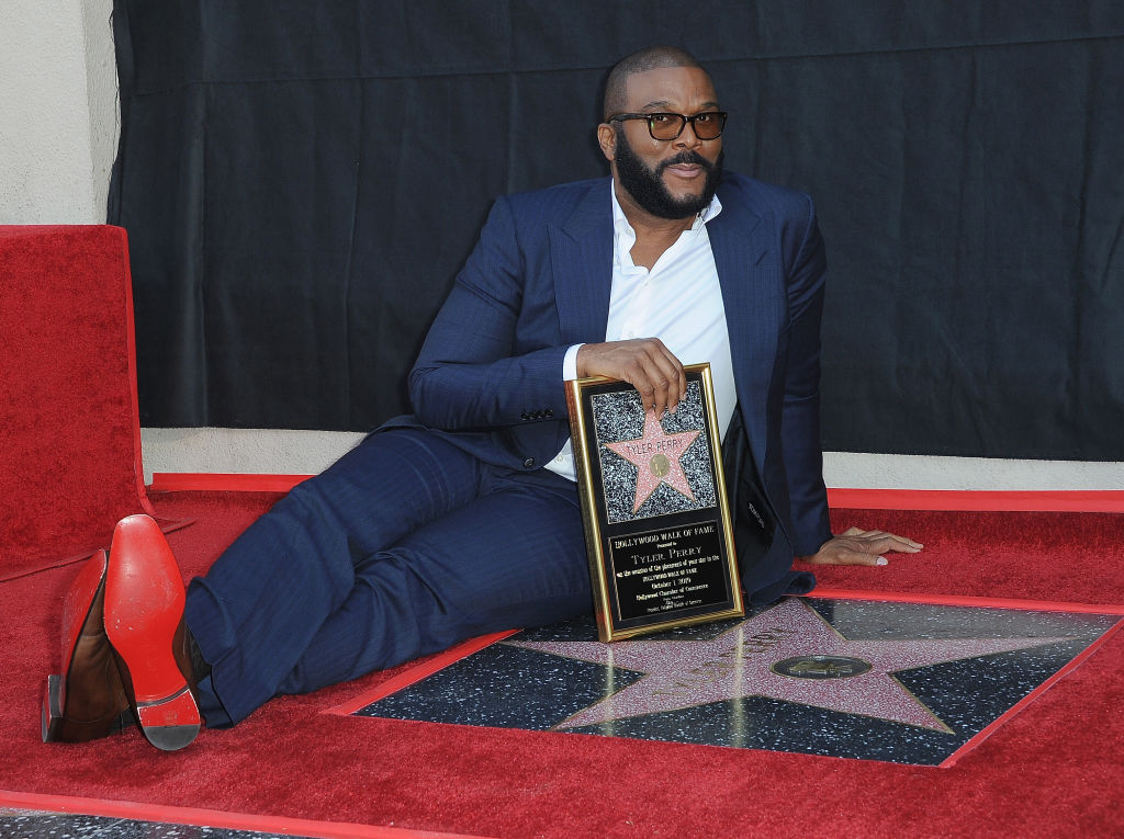 Tyler Perry Leave $21,000 Tip For 42 Waitresses At An Atlanta Restaurant