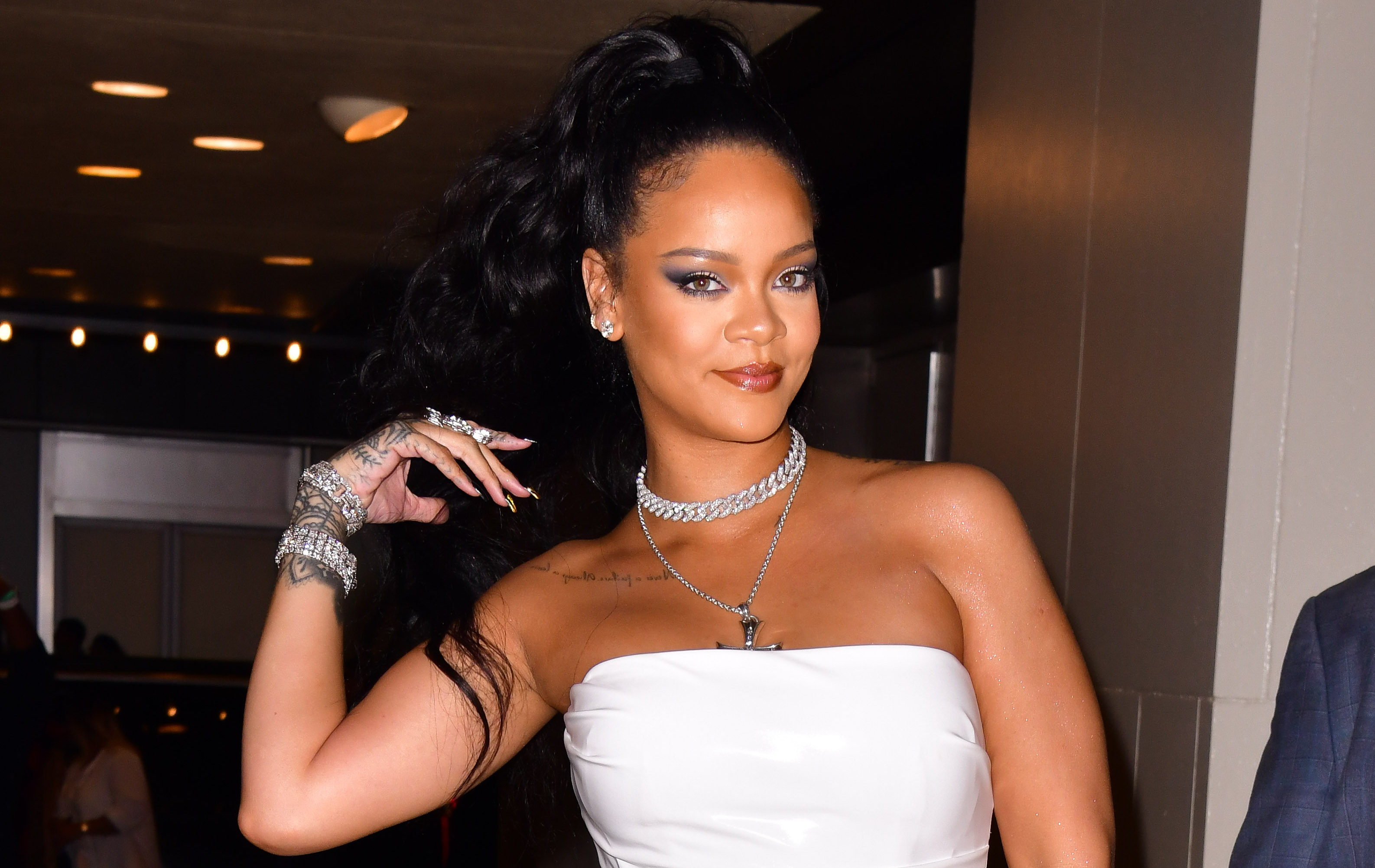 Page 9 of 10 - Rihanna's Slow-Motion Slayyykini Strut Sparks Heart Eye ...