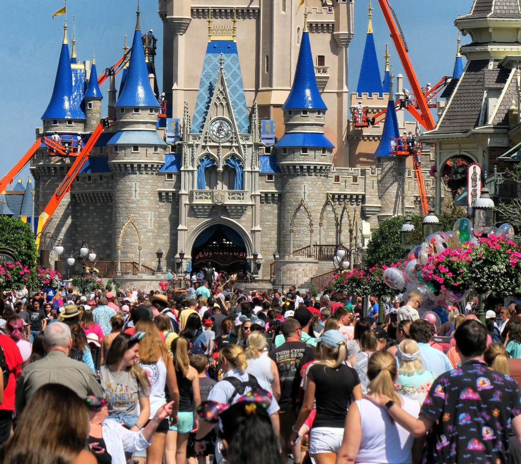 Disney World Orlando Closes Amid Coronavirus Concerns