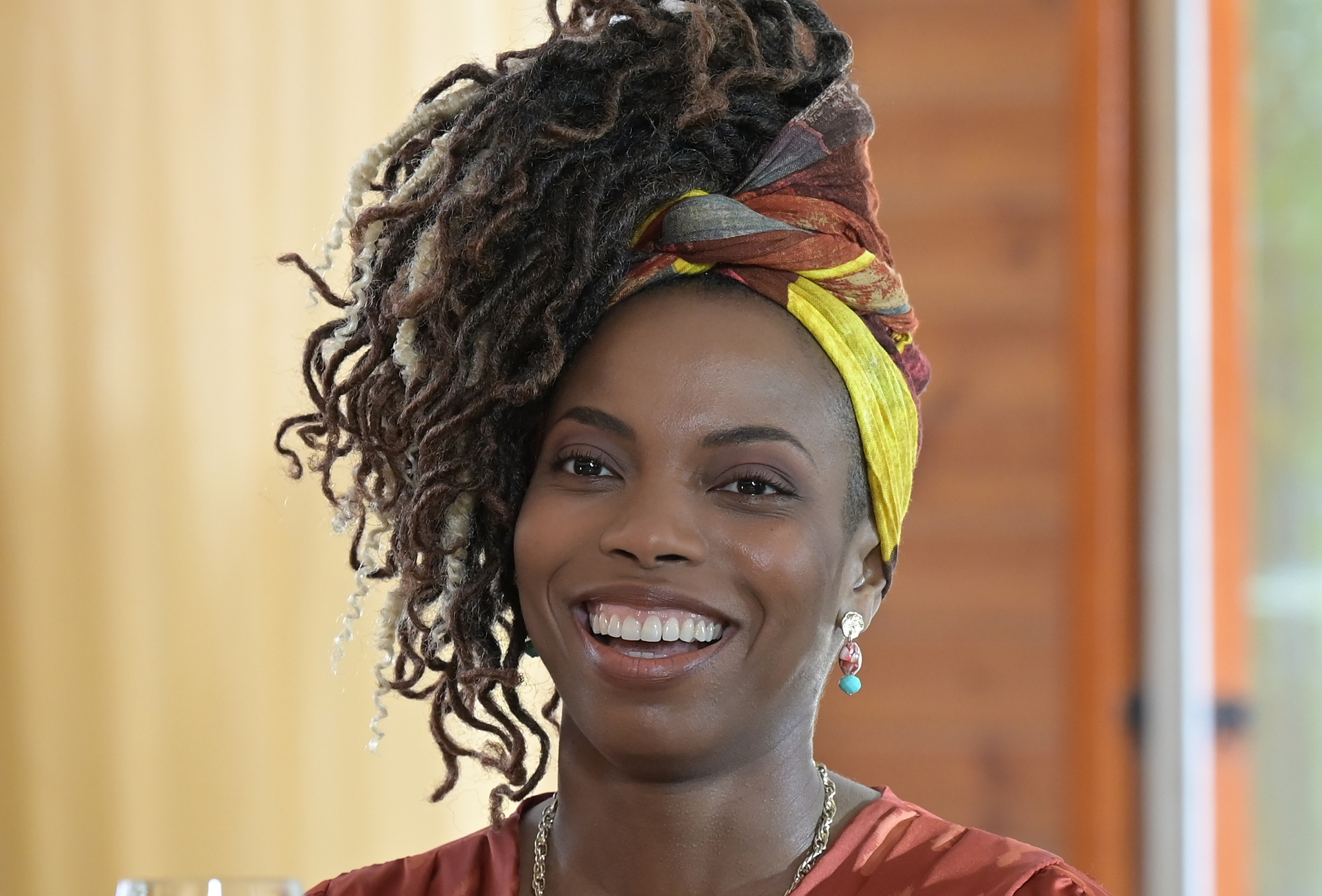 Sasheer Zamata Talks New ABC Sitcom "Home Economics" & More!