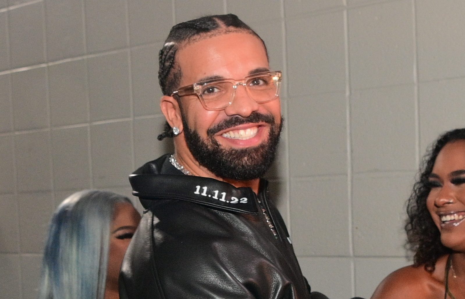 Page 4 of 8 - Drake Trends Over Petty New Single Featuring Kim K Sample