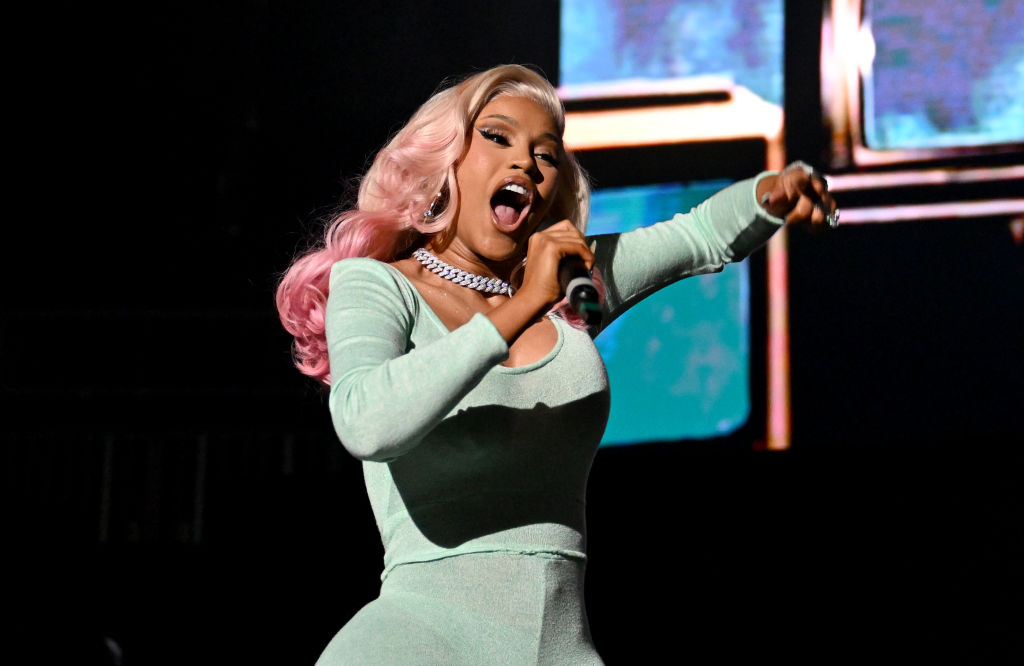 Cardi B Threw A Mic At A Fan For Throwing A Drink On Her