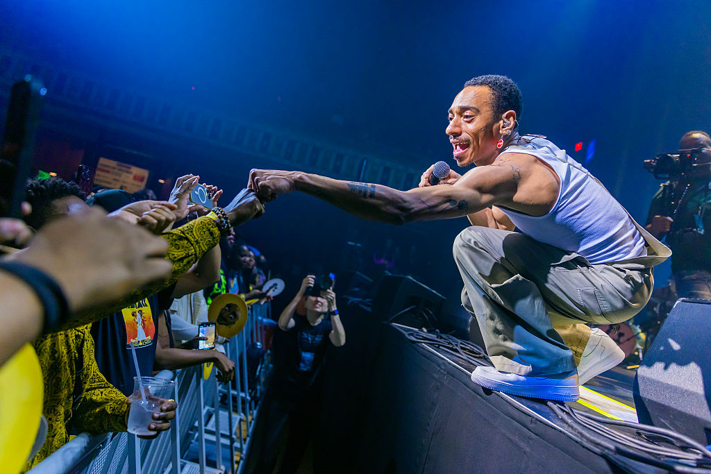 Durand Bernarr Rocks ATL Show At The Tabernacle