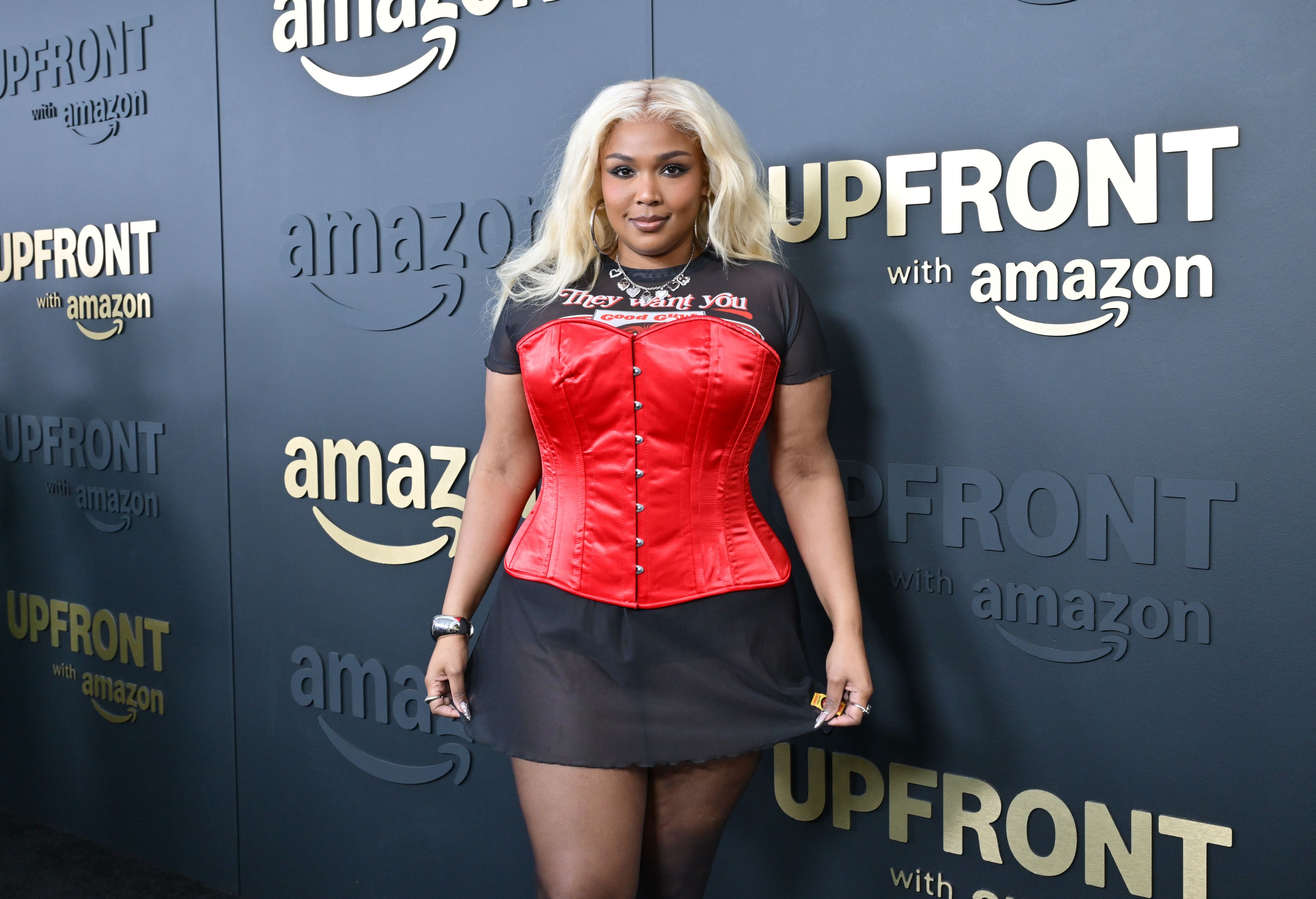 Page 2 of 8 - Lizzo Claps Her Copious Cakes To Viral Hit 'WHIM WHAMMIEE'