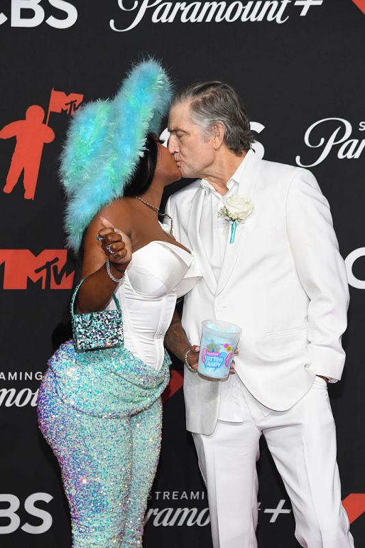 Summer Walker Reveals Elderly Entanglement At MTV VMAs