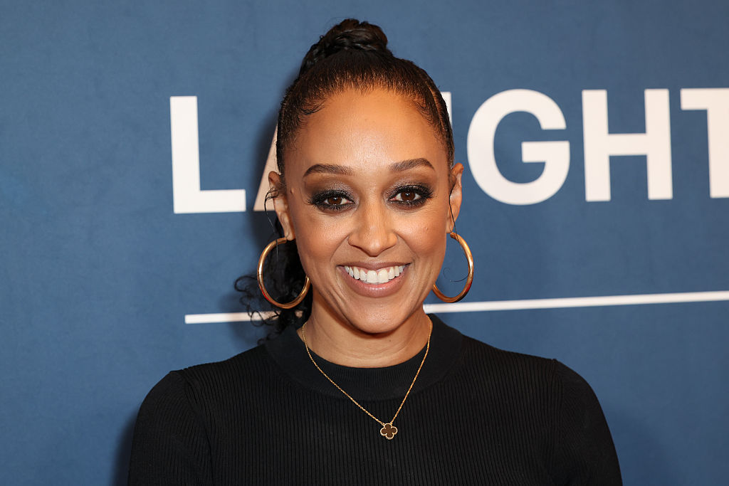Tia Mowry Spotted Sweetly Smooching Mystery MaYN